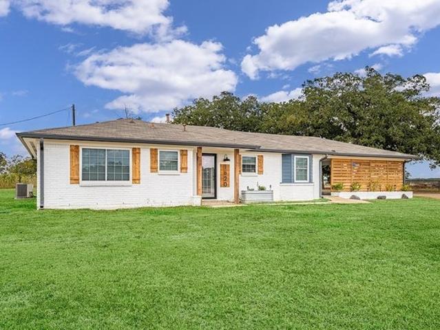 1620 W US Highway 290, Carmine, TX 78932