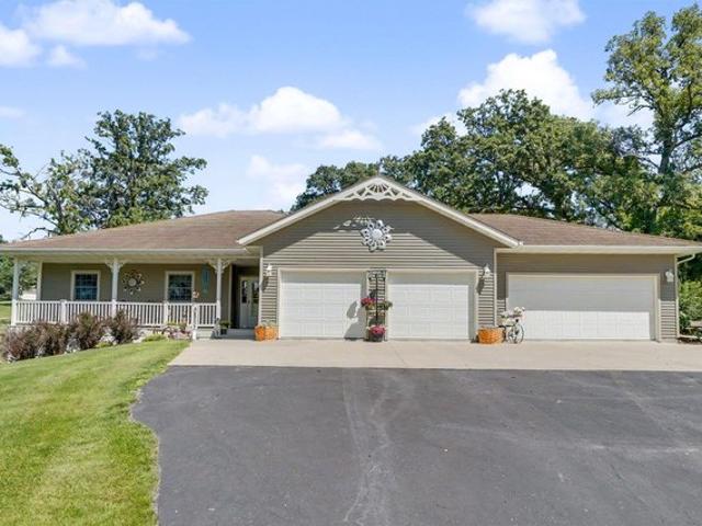 1620 Valdres Rd, Decorah, IA 52101