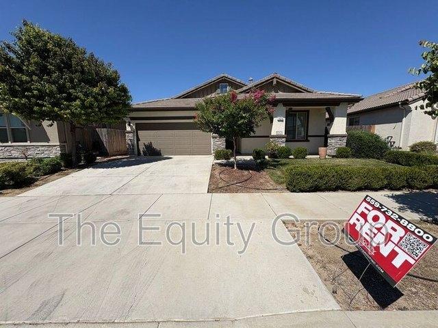 1620 W Porter Ave, Visalia, CA 93291