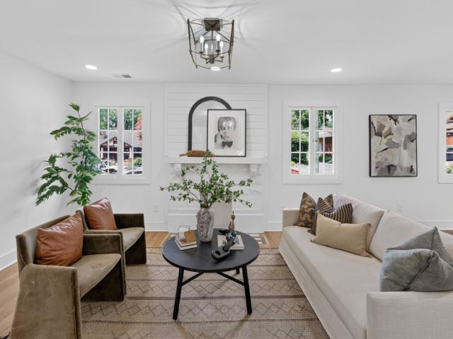 1620A Lillian St