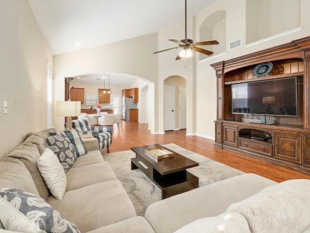 16213 Cantania Cv