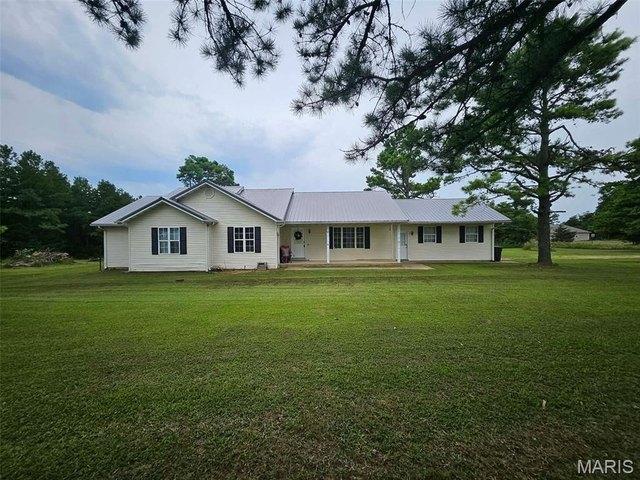 16210 Walnut Dr, Plato, MO 65552