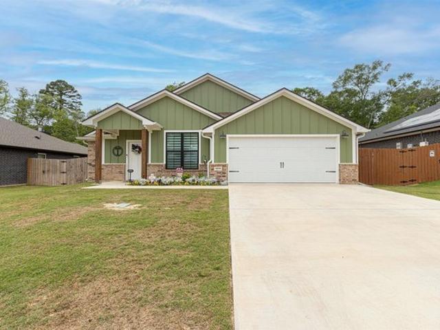 16210 Crossing Cir, Lindale, TX 75771
