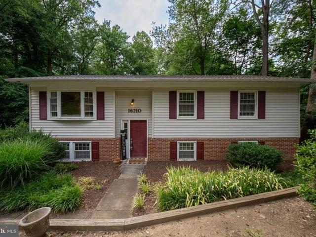 16210 Sheffield Dr, Dumfries, VA 22025