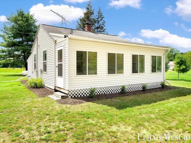 16217 th Ave, Nunica, MI 49448