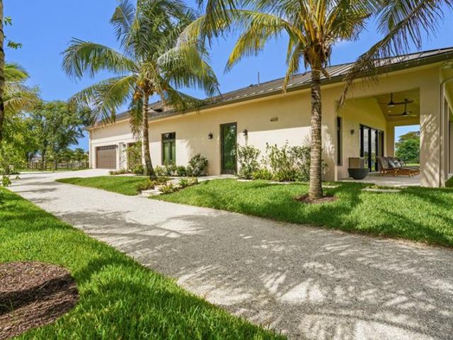 16219 Hollow Tree Ln, Wellington, FL 33470