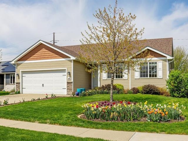 16219 Monroe Ct, Urbandale, IA 50323