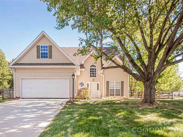 1621 Mountain Ashe Ct, Matthews, NC 28105