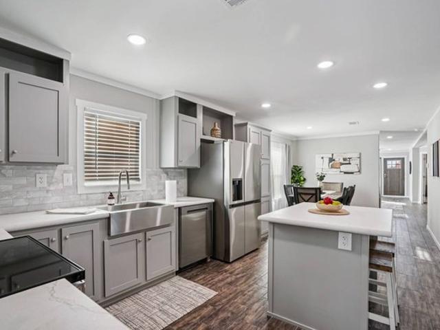 1621 American Dr, Cleburne, TX 76033