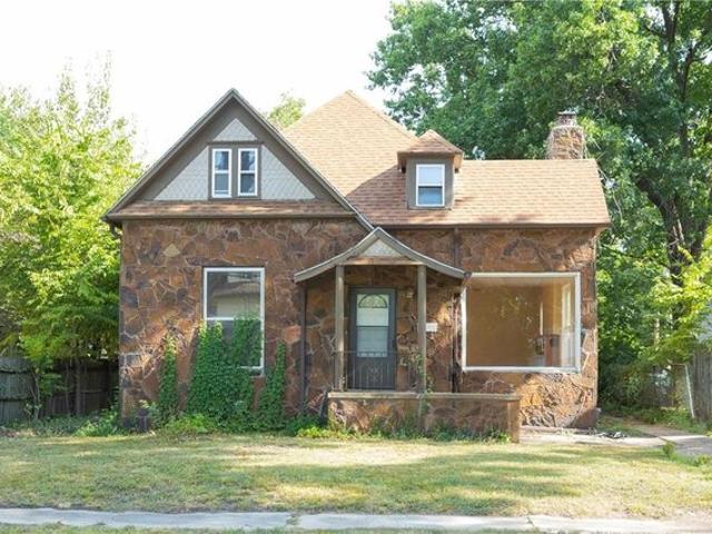 1621 Appleton St, Parsons, KS 67357