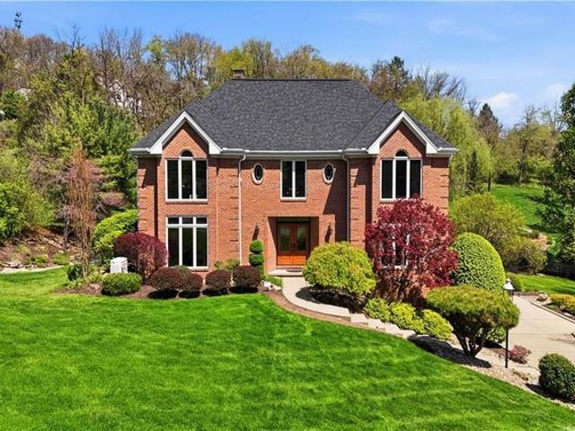 1621 Blackburn Heights Dr, Sewickley, PA 15143