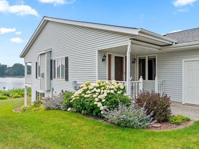 1621 Blue Heron Dr