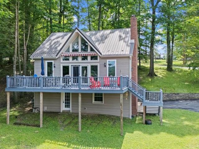 1621 Carribean Rd, DuBois, PA 15801