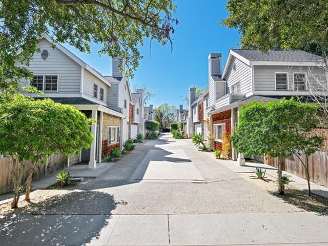 1621 Chapala St Apt A, Santa Barbara, CA 93101