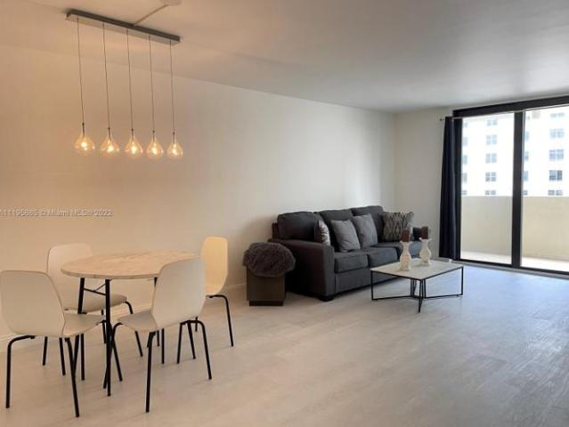 1621 Collins Ave #908 Miami Beach, FL 33139