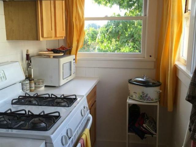 1621 E 38th St, Oakland, US, CA
