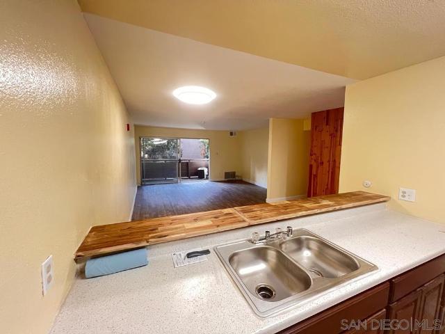1621 Hotel Cir E131