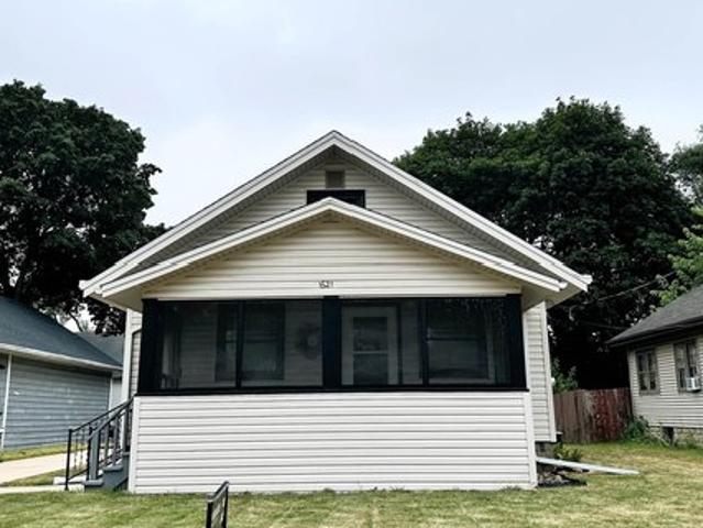 1621 Latham St, Rockford, IL 61103