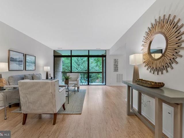 1621 Parkcrest Circle # 201