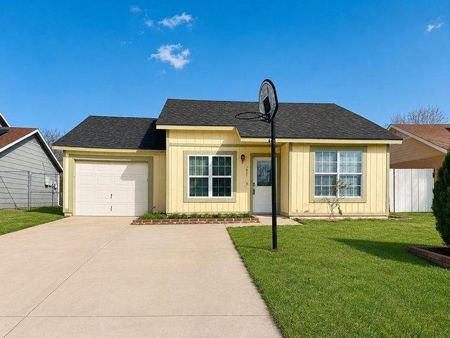 1621 Scottsdale Dr, Arlington, TX 76018