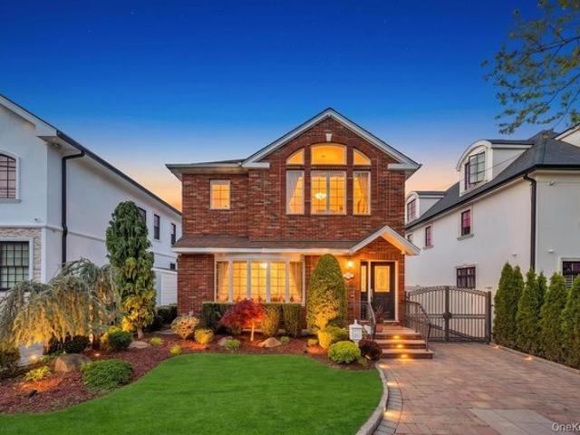 1621 th Rd, Whitestone, NY 11357