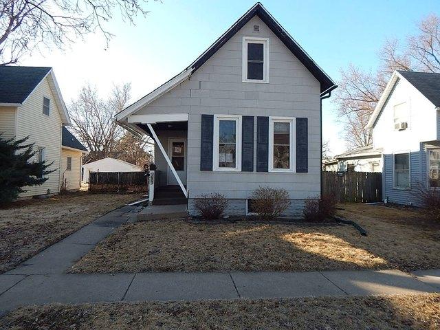 1621 W 7th St, Davenport, IA 52802