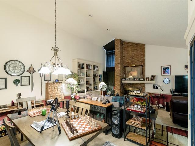 1621 W Country Club Boulevard