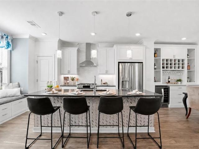 1621 Wellborn Walk