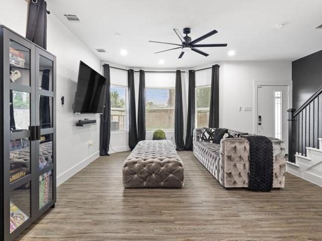 1621 Wellington St Unit B, Houston, TX 77093