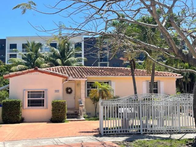 1621 32nd Ct SW, Miami, FL 33145