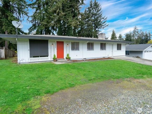 16220 SE 132nd St, Renton, WA 98059