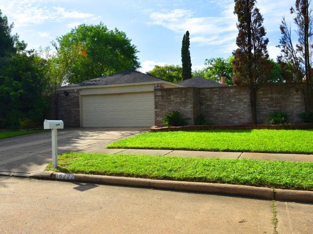16222 Queensdale Dr, Houston, TX 77082 | MLS #14405 | Compass