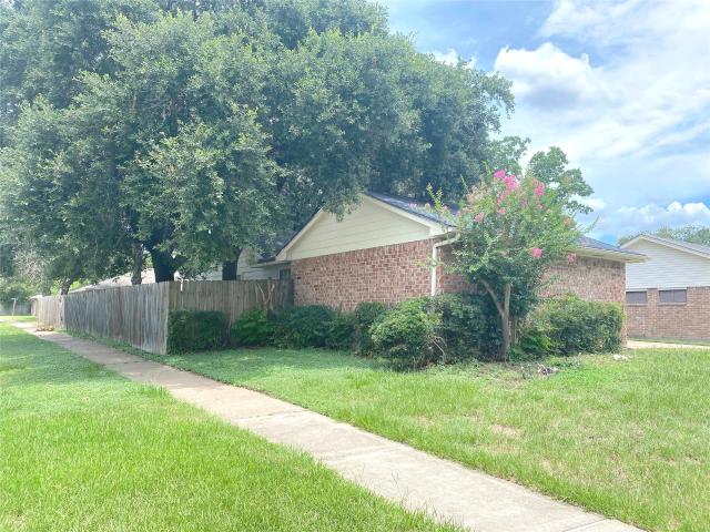 16222 Summer Dew Lane