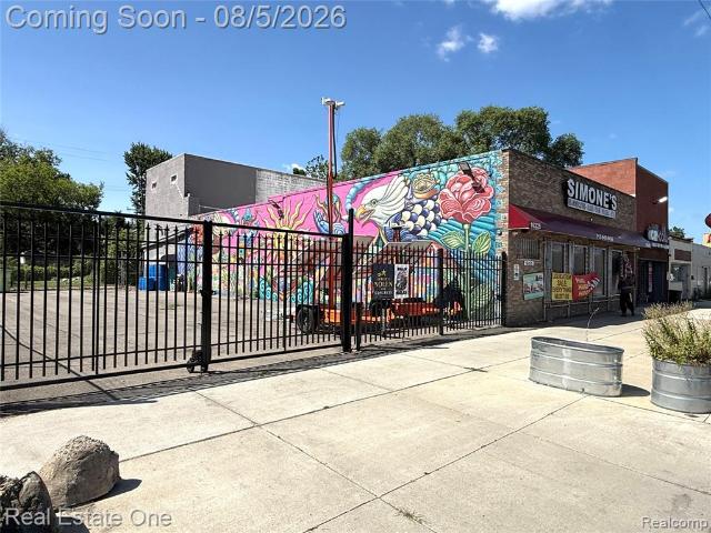 16225 W Warren Avenue