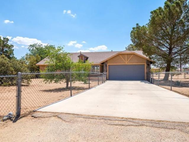 16228 Ocotilla Rd, Apple Valley, CA 92307