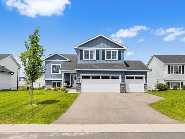 1622 Oak Ridge St, Hanover, MN 55341