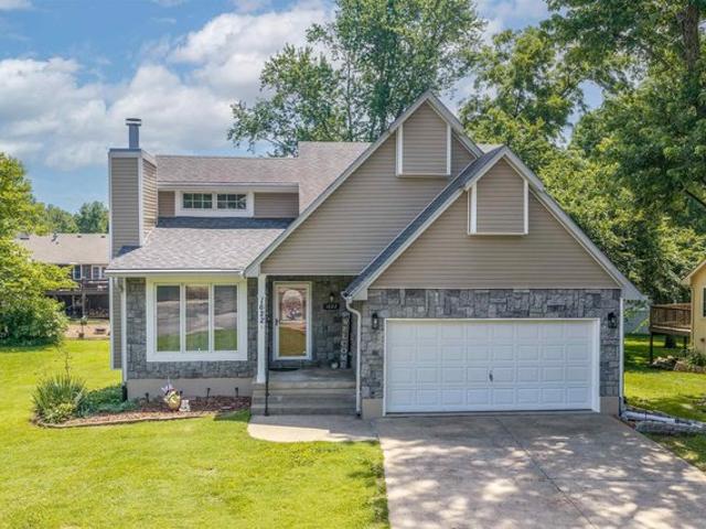 1622 E Timber Ridge Dr, Sedalia, MO 65301