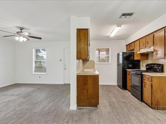 1622 La Joya Street