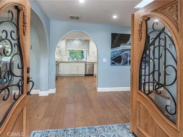 1622 W Oak St, Burbank, CA 91506 | MLS #BB26081 | Compass
