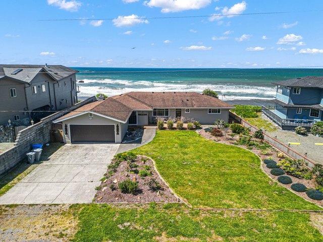 16230 Gilbert Way, Smith River, CA 95567