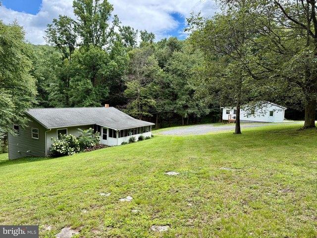 16236 Coldspring Rd, Orrstown, PA 17244