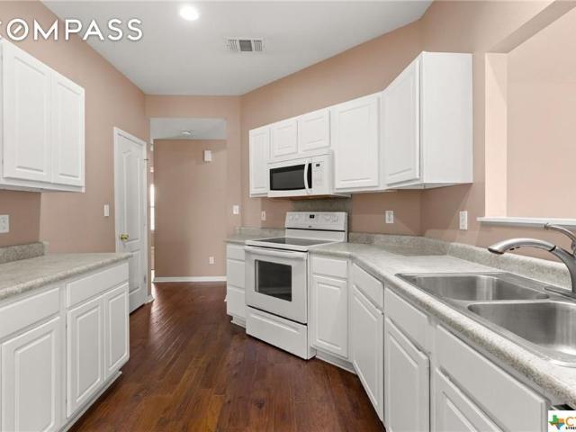1623 Anna Lee Dr, New Braunfels, TX