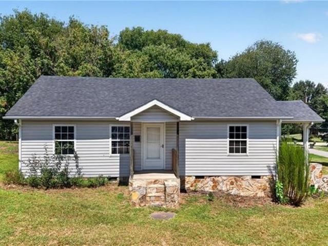 1623 E Meadow Rd, Eden, NC 27288