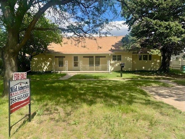 162 2nd St, Phillipsburg, KS 67661