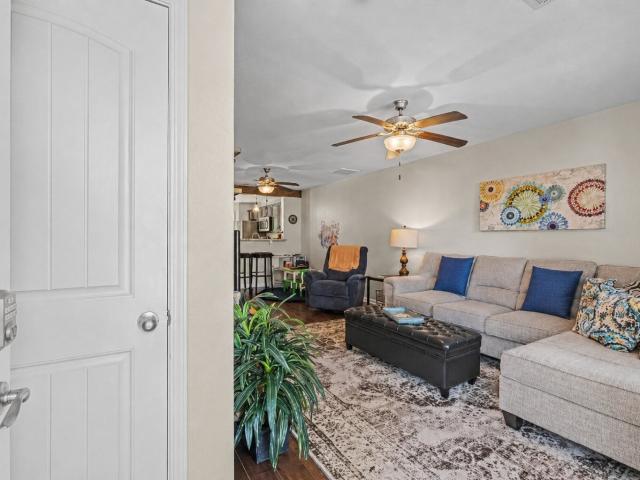 162 Cobblestone Place Dr