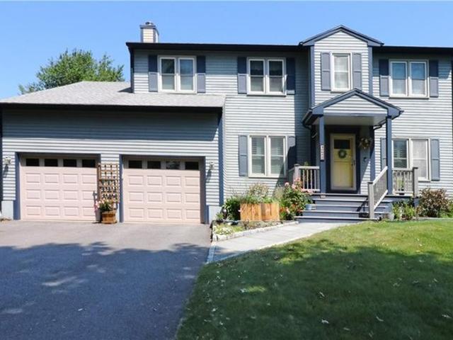 162 Atlantic Dr, Middletown, RI 02842