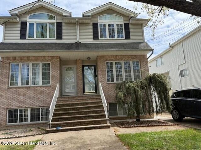 162 Bathgate St, Staten Island, NY 10312