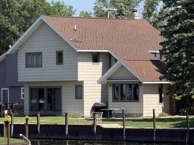 162 Bay Shore Dr, Bay City, MI 48706