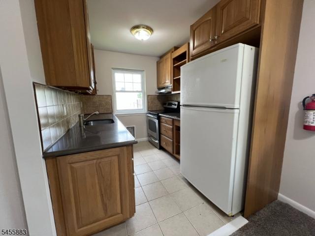 162 Belleville Ave # 1B