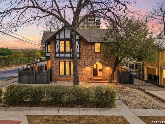 162 Davis Ct